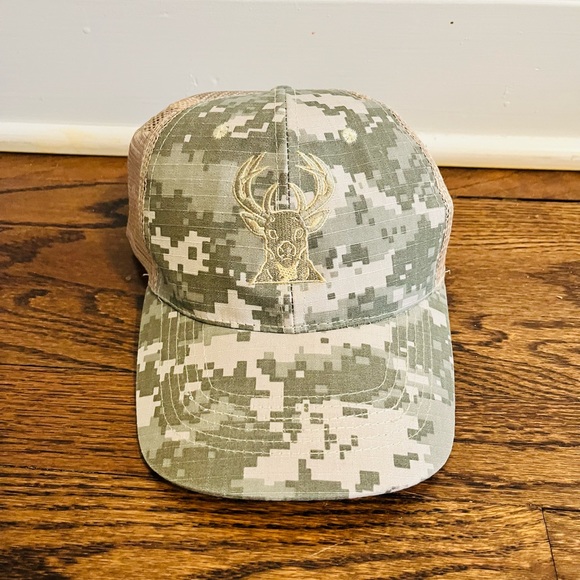 Fox Sports | Accessories | Camo Milwaukee Bucks Hat | Poshmark